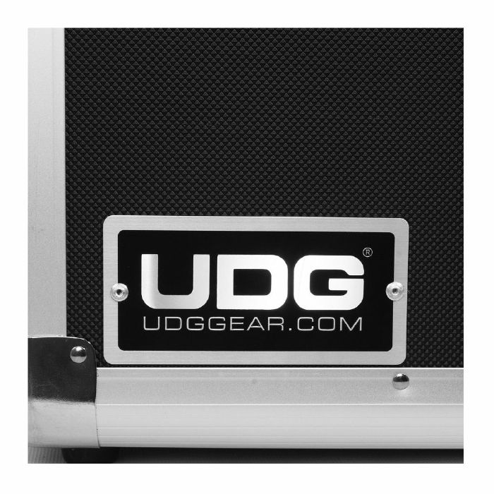 UDG Ultimate 7 Vinyl Record Flightcase 200 (silver) at Juno Records.